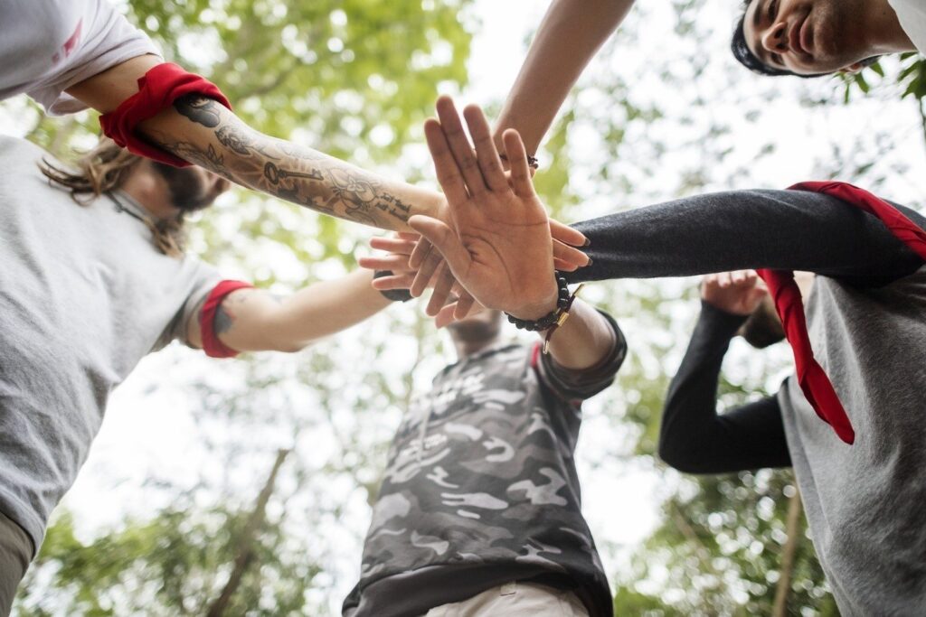 14 Fall Team Building Ideas for Work Groups | Outback Team Building & Training