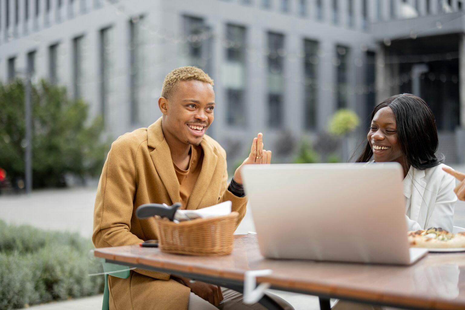 38 Fun Fast Team Building Activities You Can Do in 30 Minutes