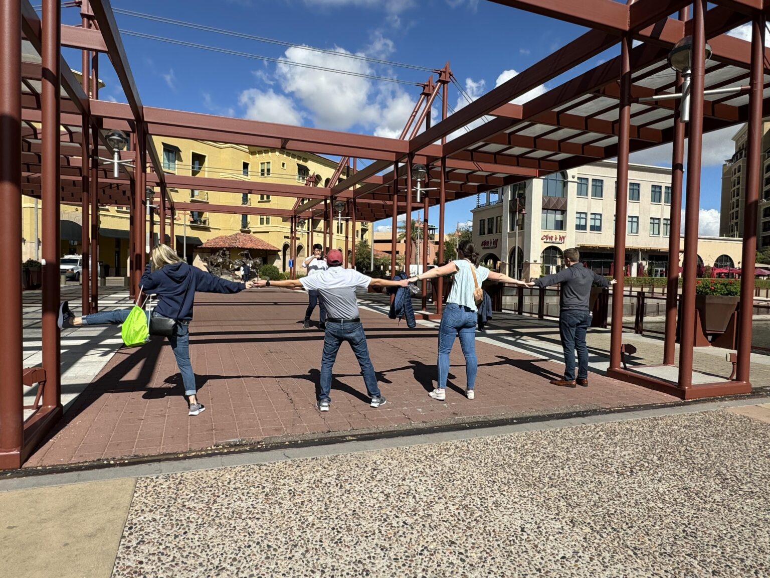 12 Energetic and Creative Team Building Activities in Chicago | Outback ...