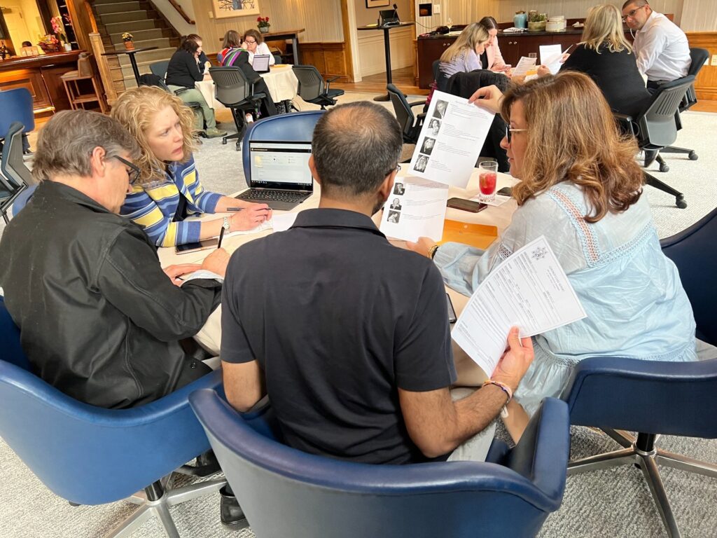 12 Energetic and Creative Team Building Activities in Chicago | Outback ...